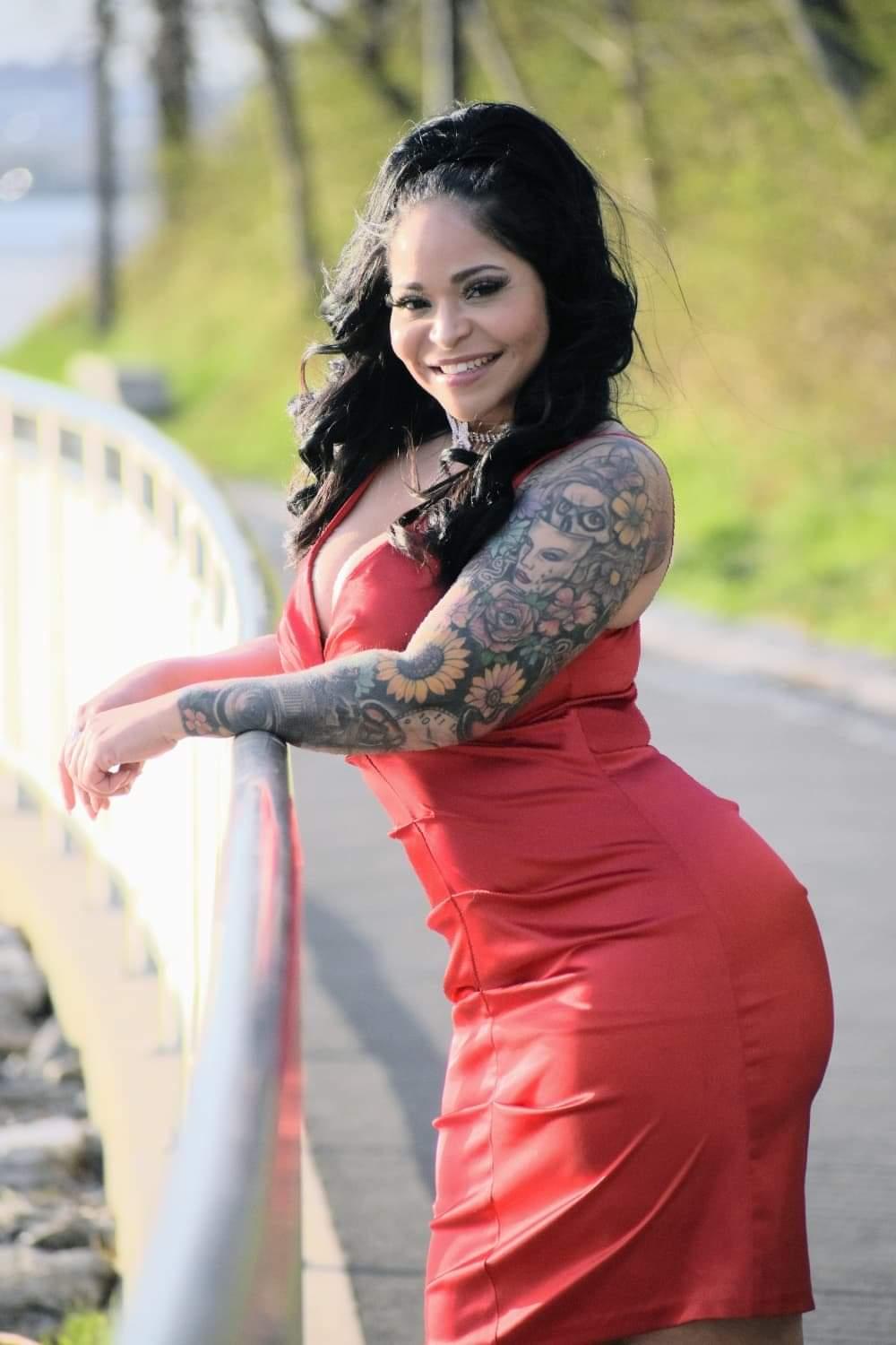 Full Figure Model Sonia Rivera Proving She Has What It Takes - Full ...